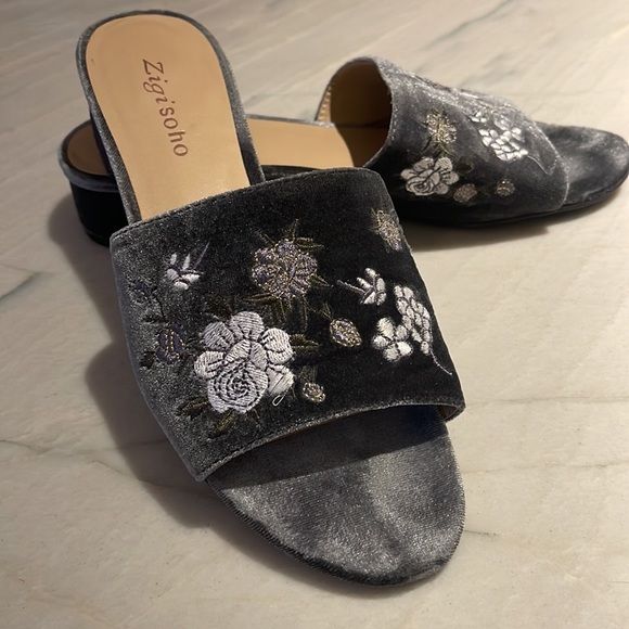 Zigi Soho | Shoes | Zigi Soho Emalie Womans Velour Floral Embroidered ...